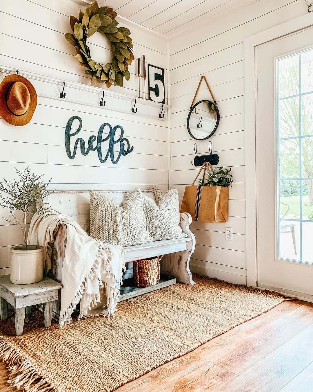 31 Farmhouse Entryway Ideas for an Unforgettable First Impression