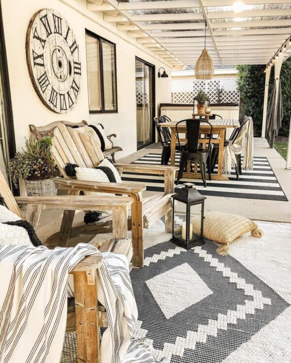36 Farmhouse Clock Designs to Tell the Time in Style