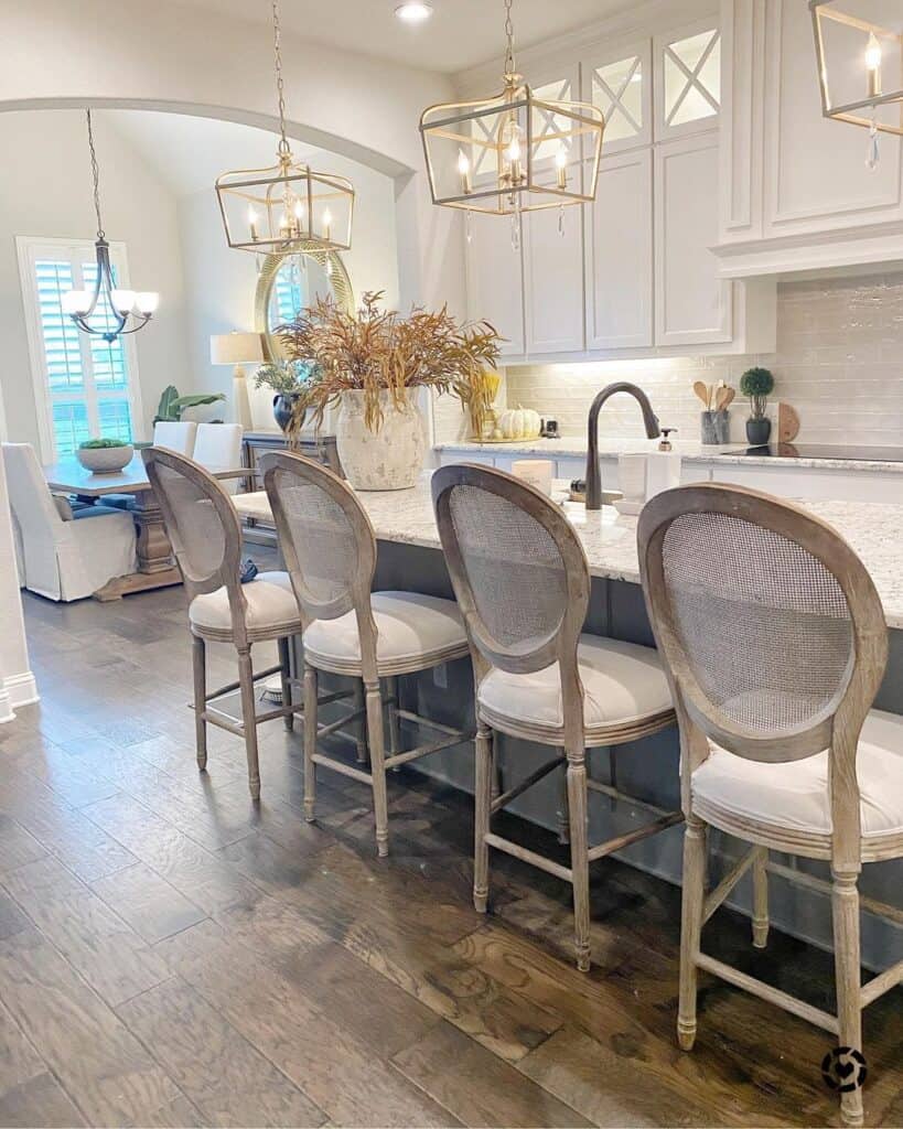 24 Farmhouse Bar Stools to Spruce Up Your Kitchen