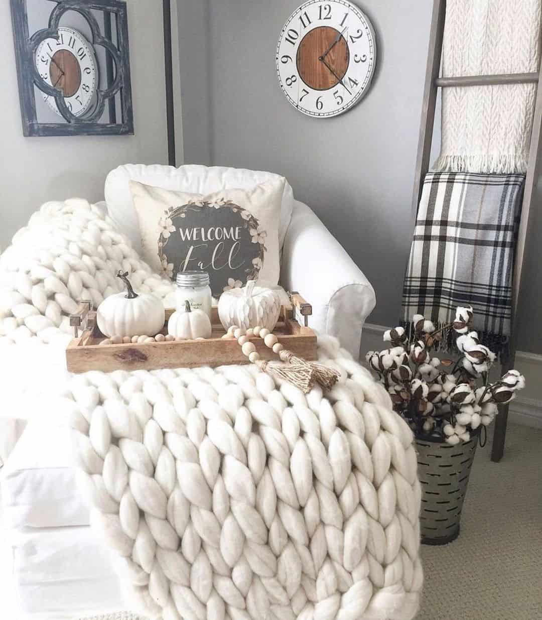 36 Farmhouse Clock Designs to Tell the Time in Style