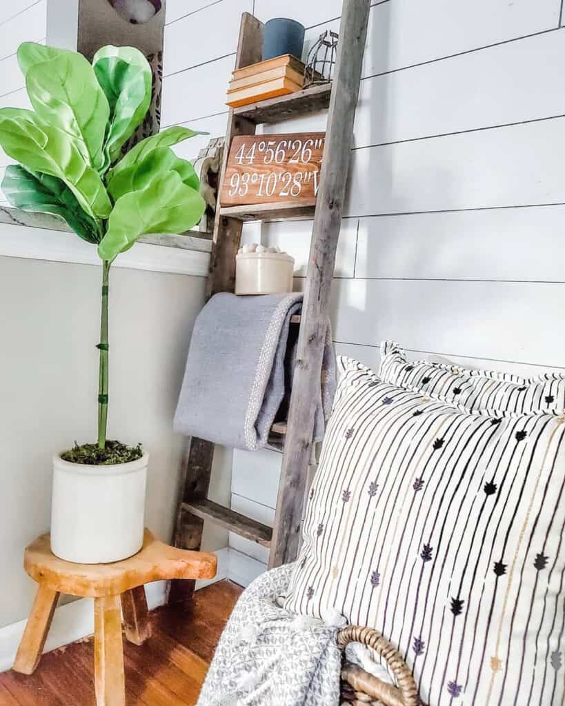 36 Farmhouse Ladder Decor Ideas to Take Your Home to New Heights
