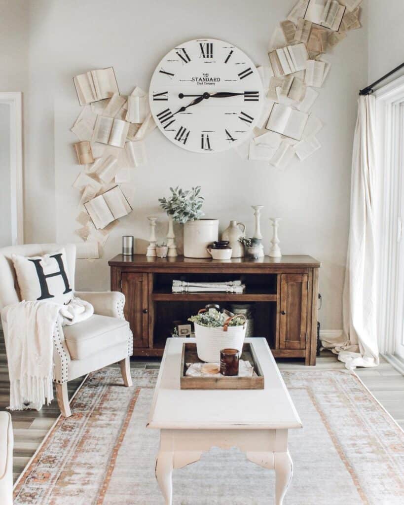 36 Farmhouse Clock Designs to Tell the Time in Style