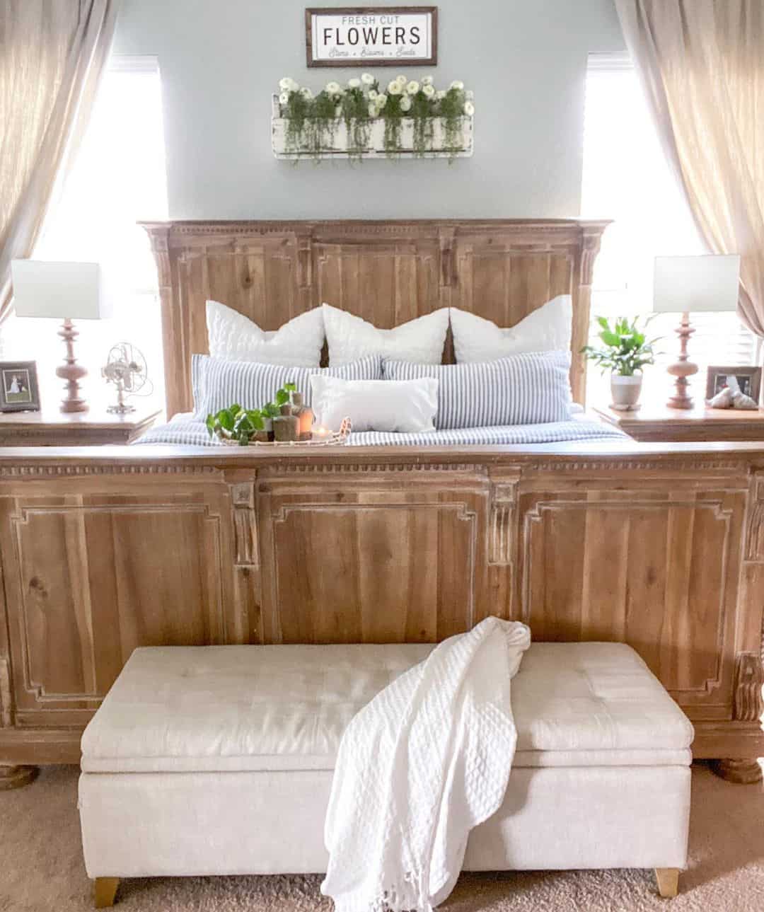 41 Farmhouse Benches to Beautify Your Home