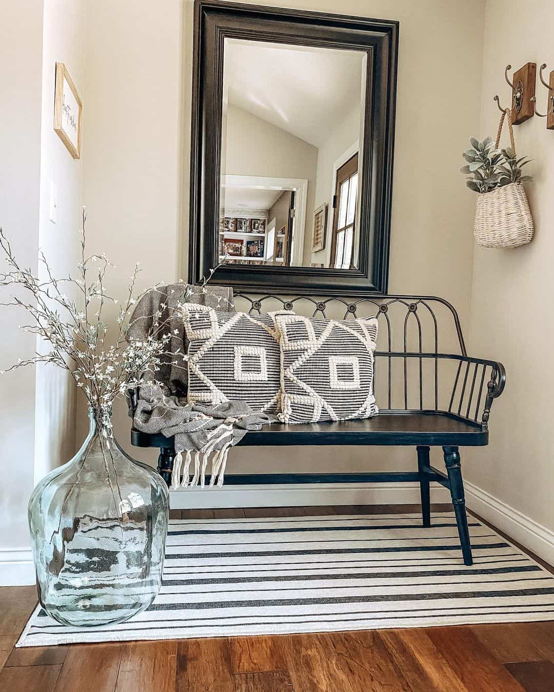 41 Farmhouse Benches to Beautify Your Home
