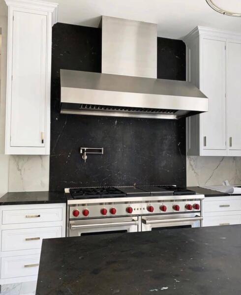 23 Black Kitchen Countertops That Are Strikingly Beautiful