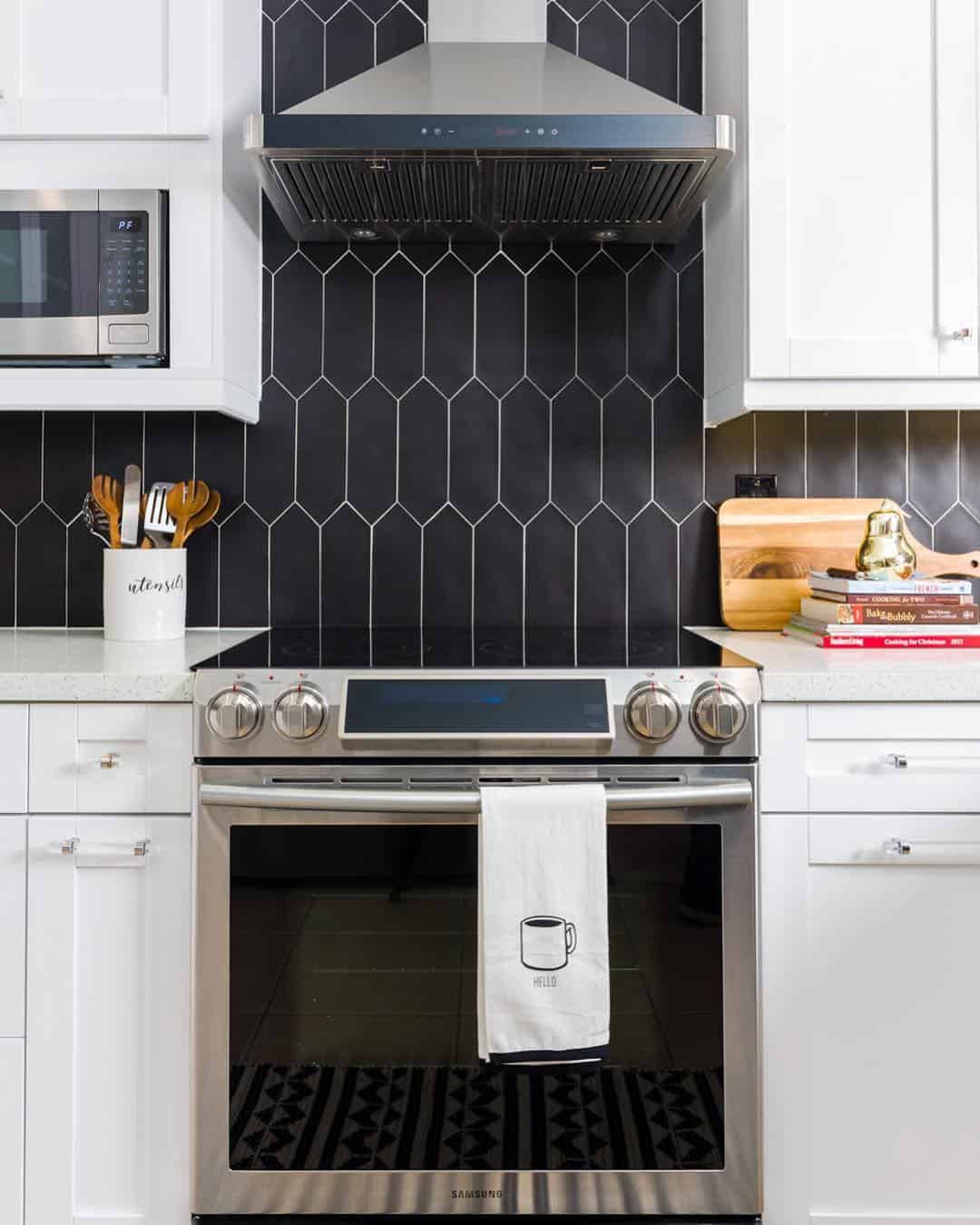 22 Black Kitchen Backsplash Ideas That Add Depth and Drama