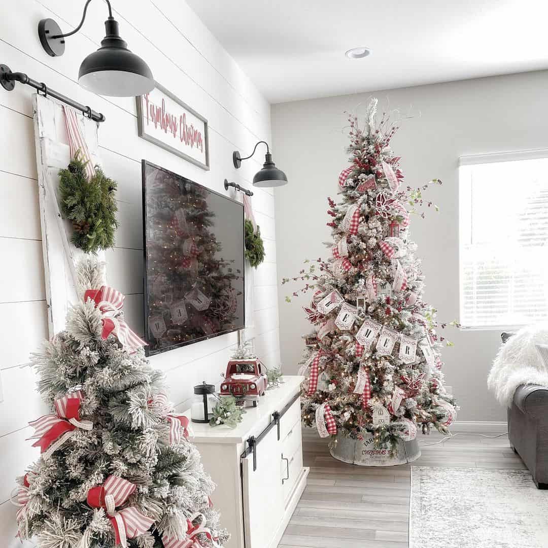 18 Decorating Ideas for Two Christmas Trees in Living Room Bursting ...
