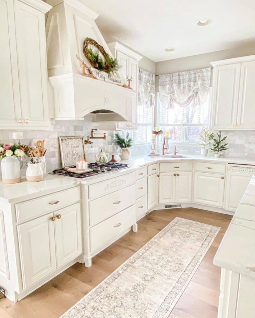 31 Farmhouse Christmas Kitchen Décor Ideas to Make the Merriest Kitchen
