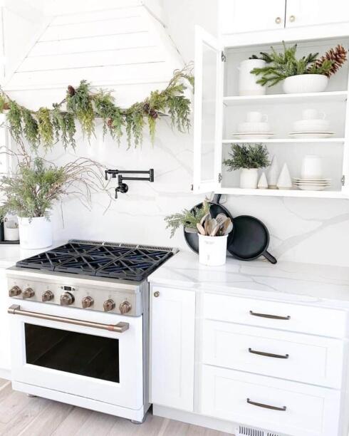 31 Farmhouse Christmas Kitchen Décor Ideas to Make the Merriest Kitchen