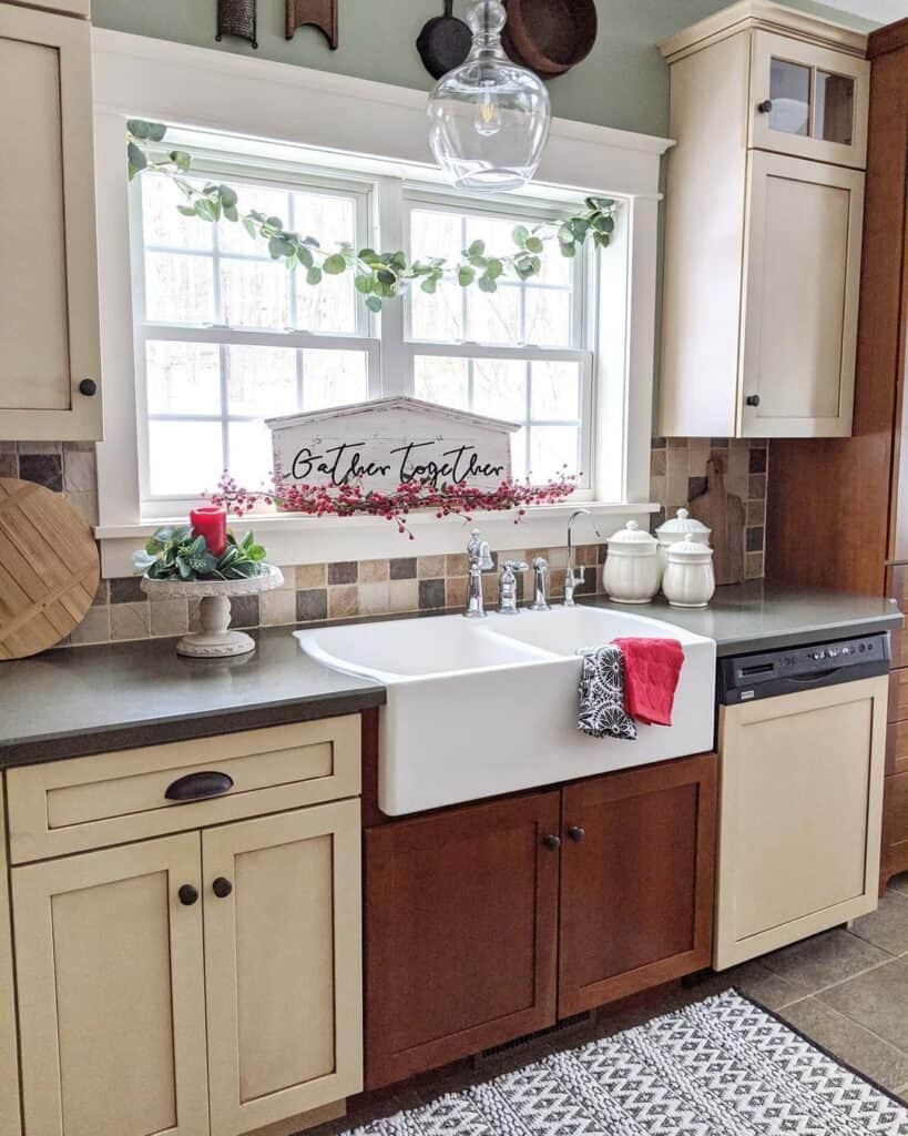 29 Cabinet Cup Pulls to Instantly Upgrade Your Kitchen