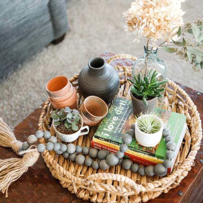 35 Round Tray Décor Ideas for a Gorgeous Centerpiece