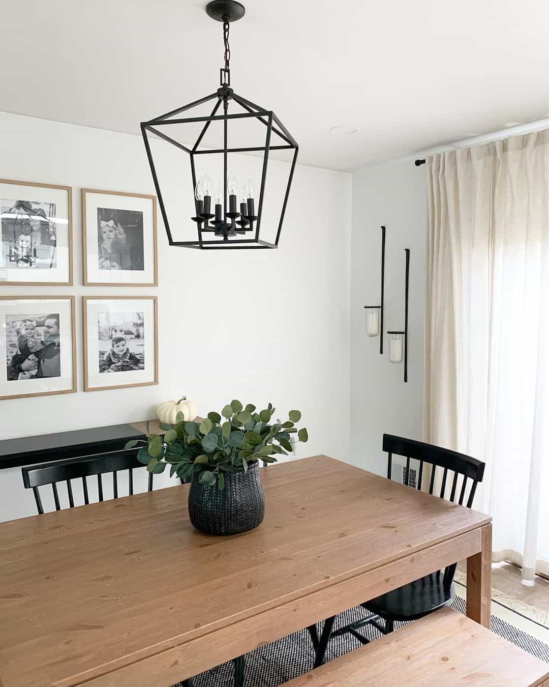 35 Farmhouse Dining Room Lighting Ideas that Fashionably Illuminate