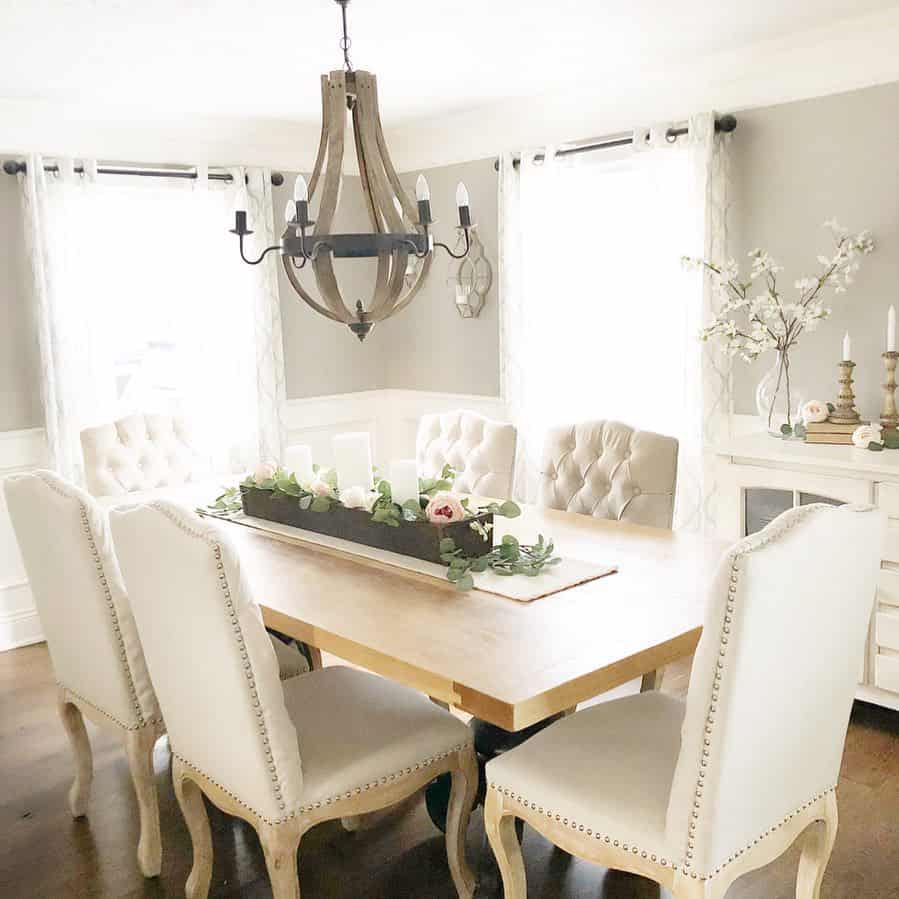 35 Farmhouse Dining Room Lighting Ideas that Fashionably Illuminate