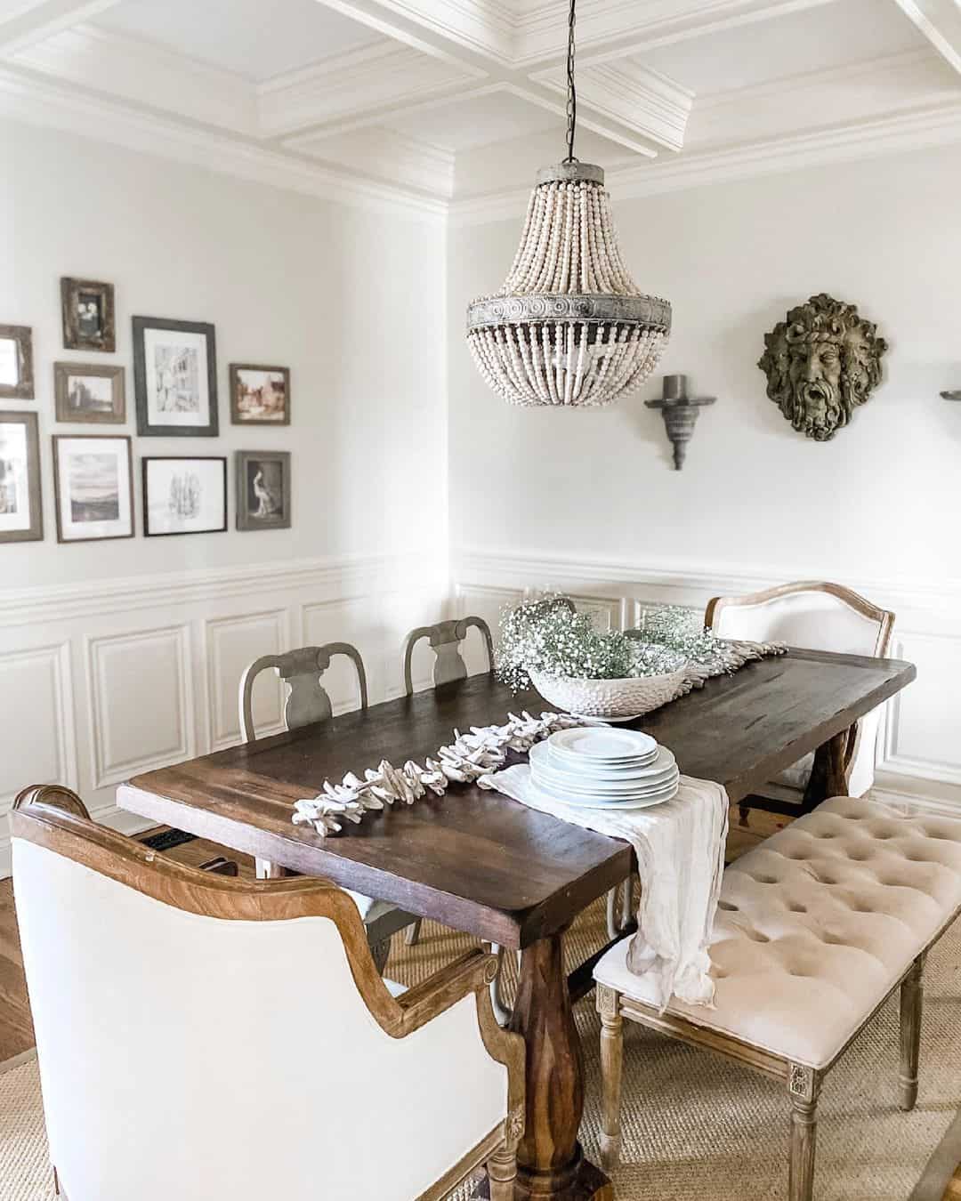 35 Farmhouse Dining Room Lighting Ideas that Fashionably Illuminate