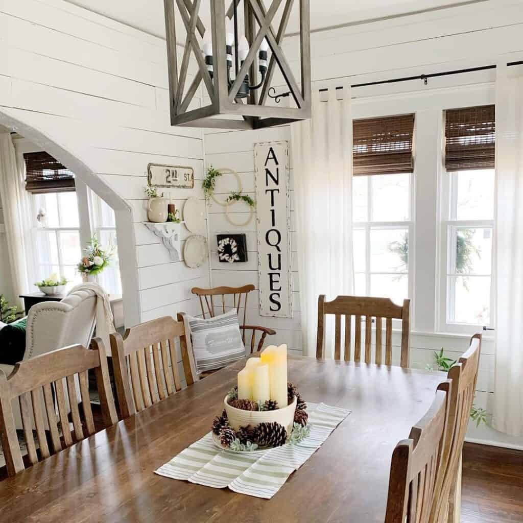 35 Farmhouse Dining Room Lighting Ideas that Fashionably Illuminate
