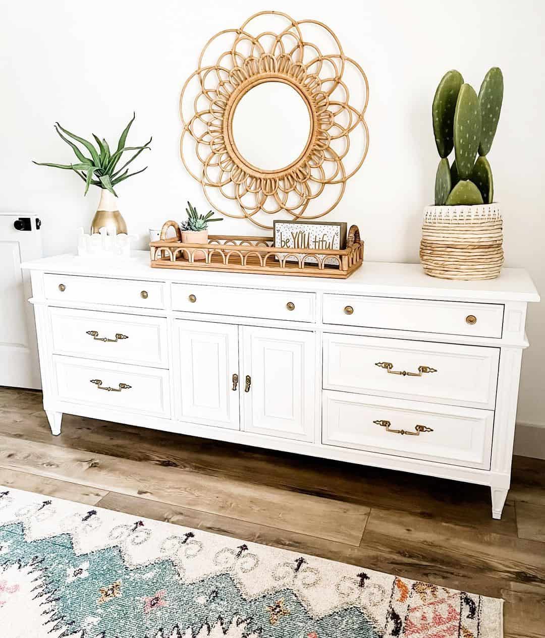36 Mirrors Above Console Tables With Inspiring Compositions