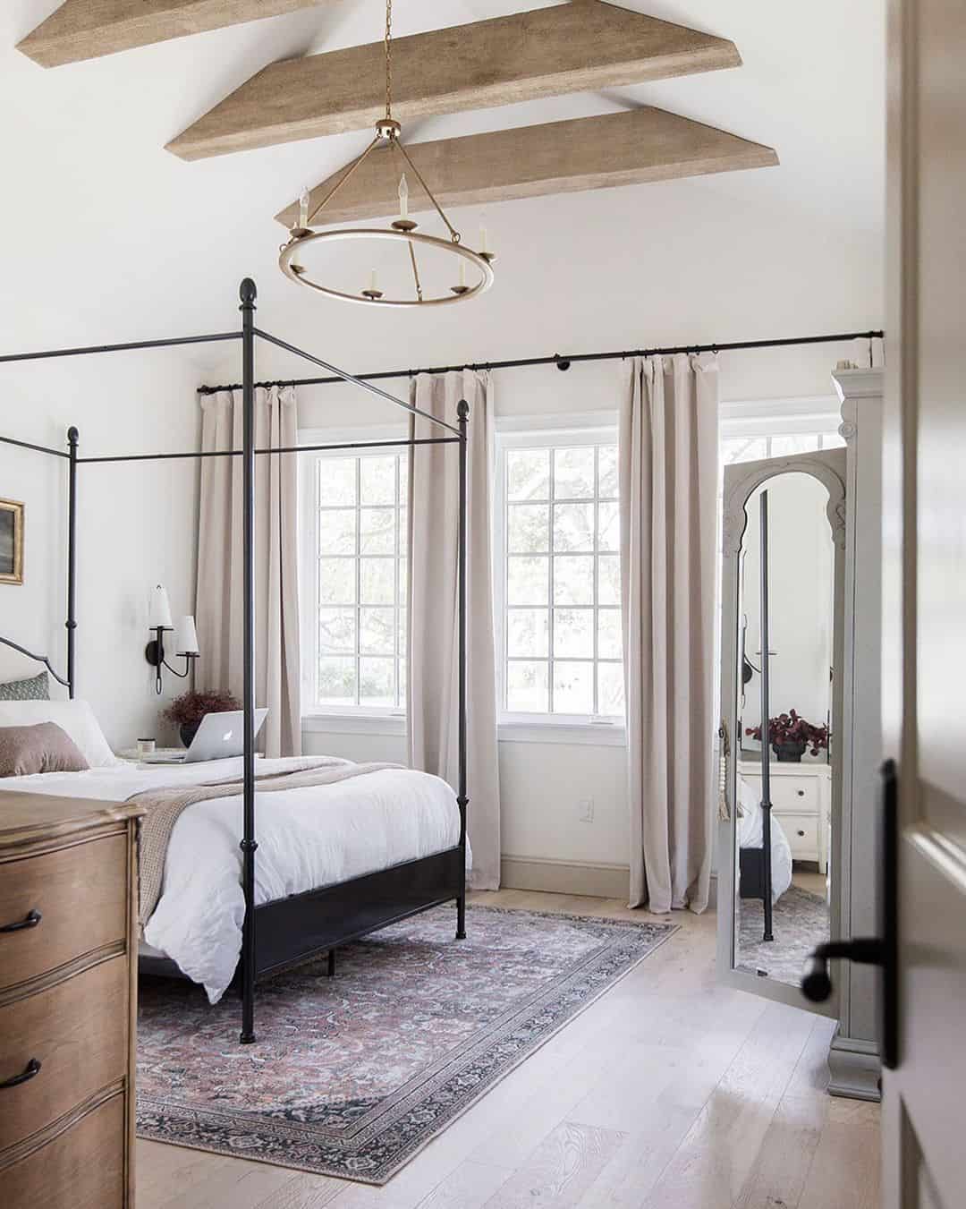 31 White Vaulted Ceilings with Wood Beams to Add Character