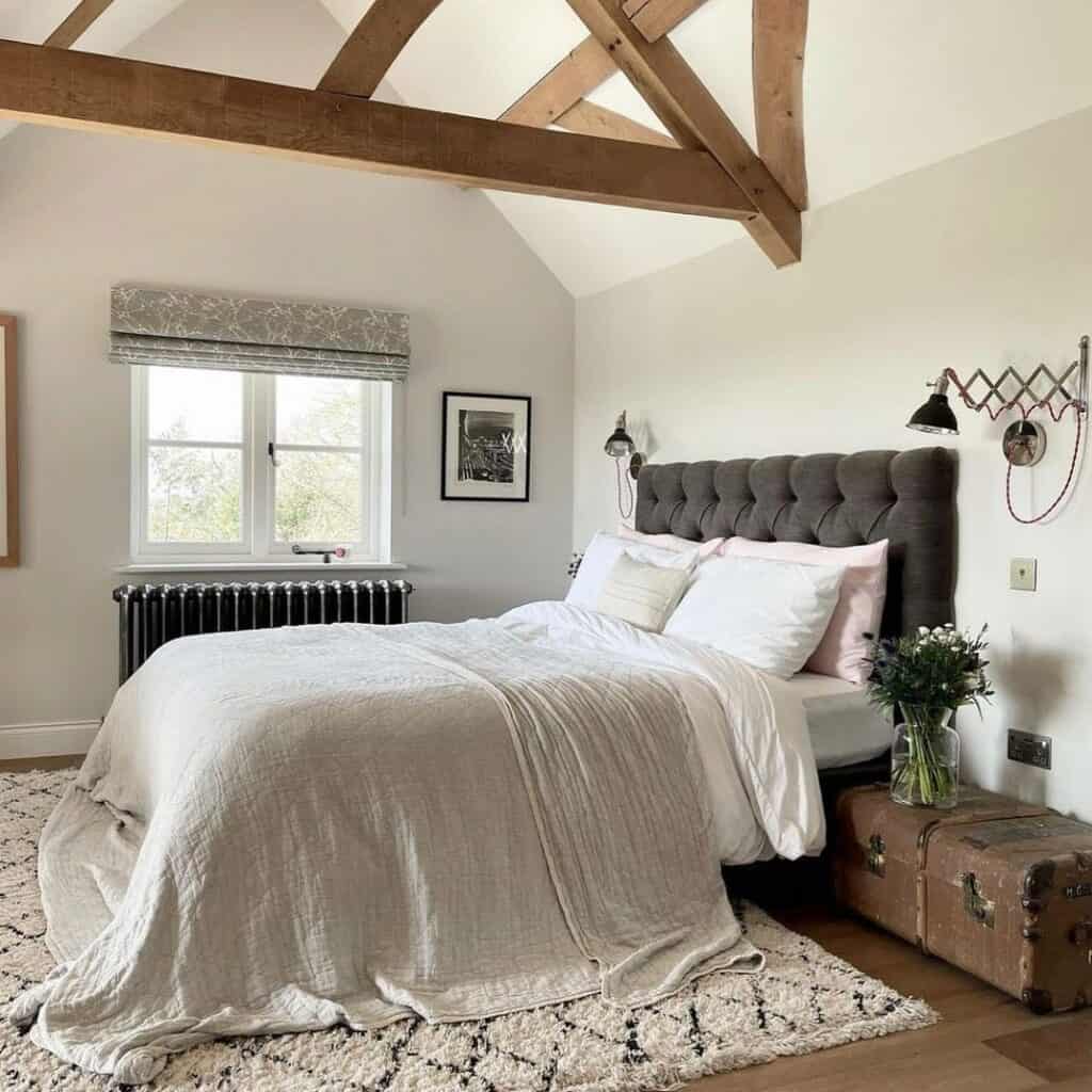 31 White Vaulted Ceilings with Wood Beams to Add Character