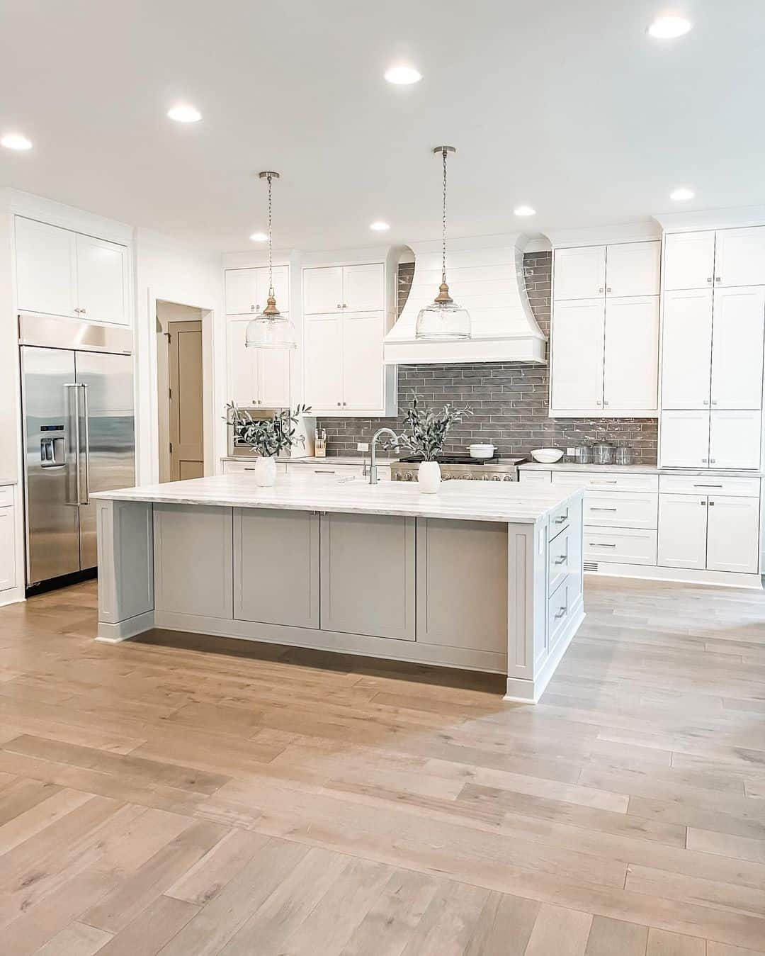 18 Chic Kitchen Island with Drawers Ideas for a Flawless Space