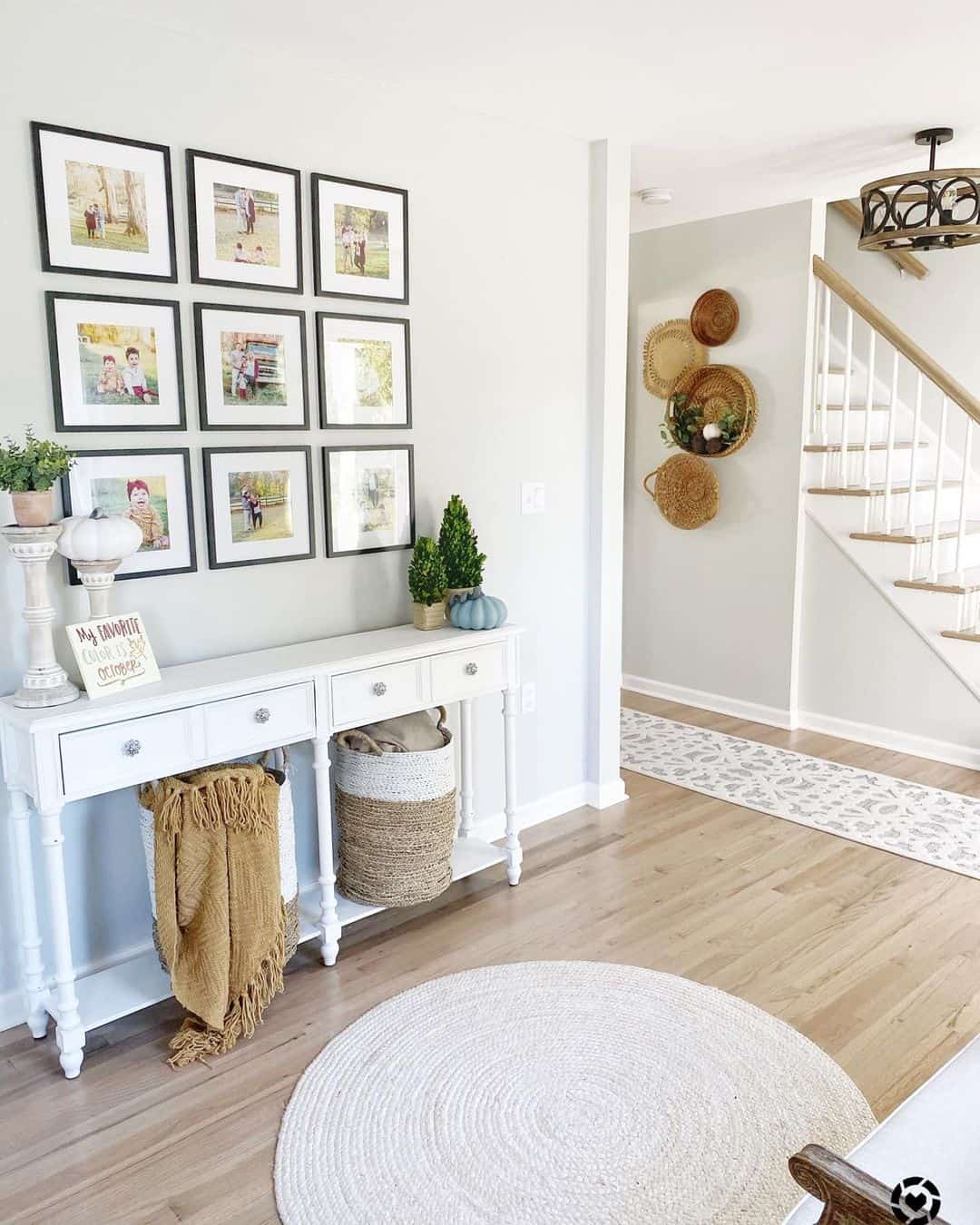 15 Chic and Trendy Ways to Style Gallery Wall Above Console Table