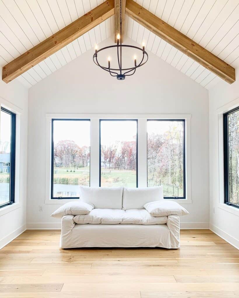 31 White Vaulted Ceilings with Wood Beams to Add Character