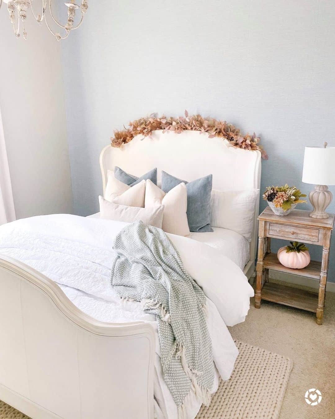 27 Girl's Bedroom Lamps for an Insanely Dreamy Space