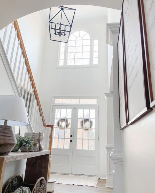 14 Two-Story Foyer Lighting Ideas for a Memorable First Glance