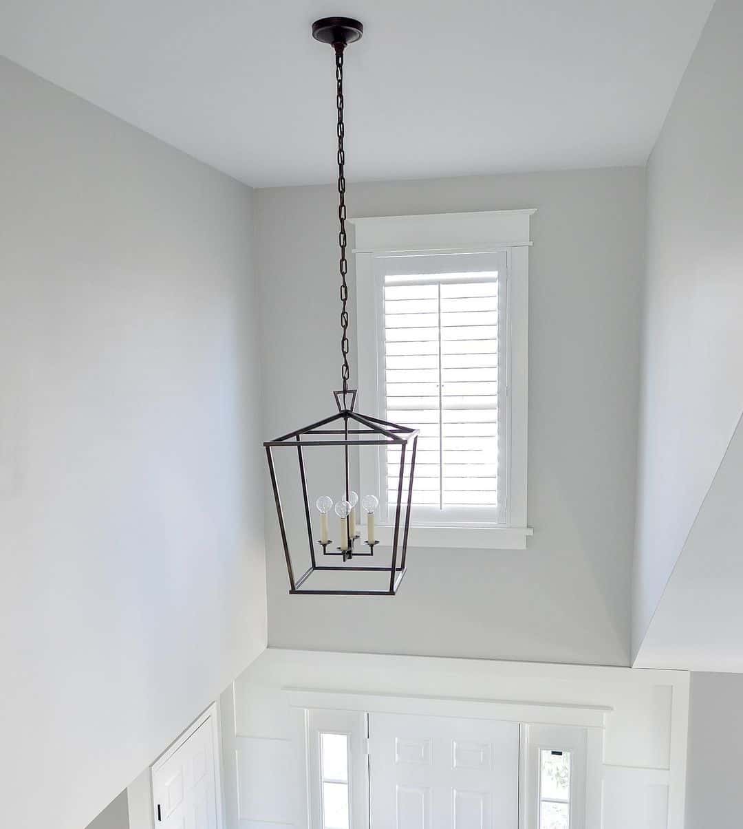 14 Two-Story Foyer Lighting Ideas for a Memorable First Glance