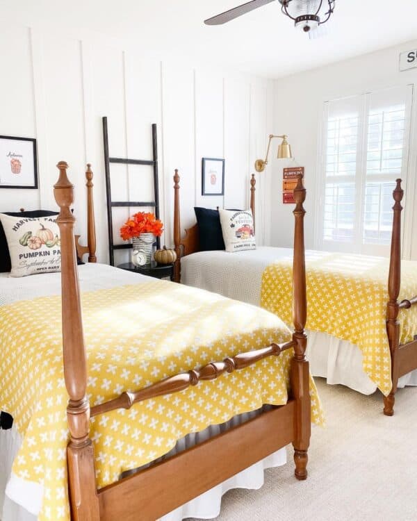 48 Yellow Farmhouse Décor Ideas to Bring In the Sunshine
