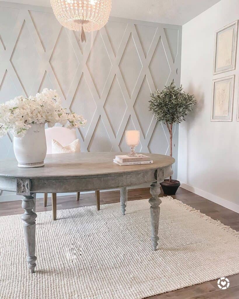 27 Rugs Under Round Tables to Add a Wow Factor in your Dining Room