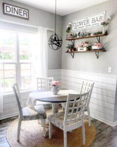 27 Rugs Under Round Tables to Add a Wow Factor in your Dining Room