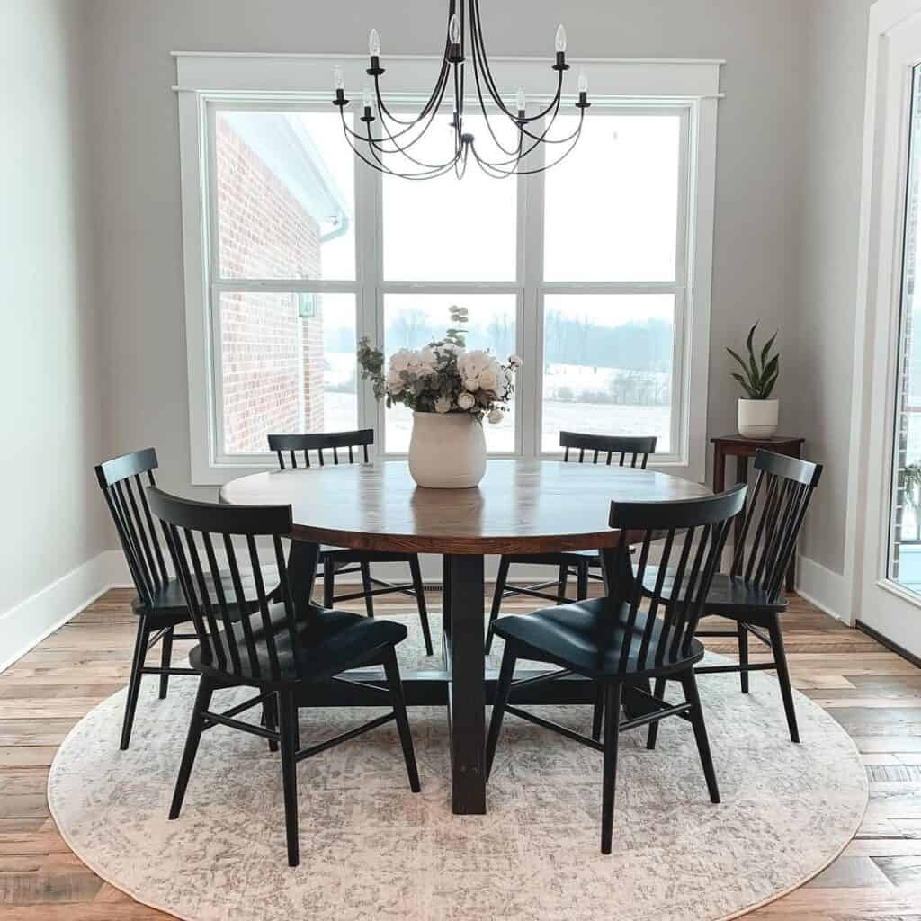 27 Rugs Under Round Tables to Add a Wow Factor in your Dining Room