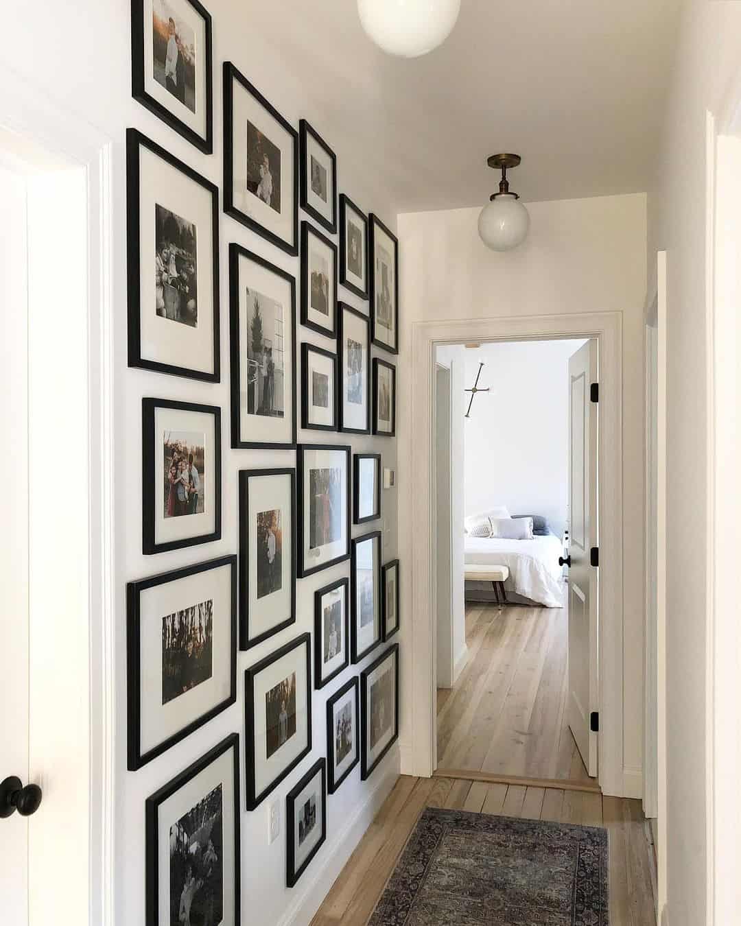 24 Ideas How to Decorate a Narrow Hallway