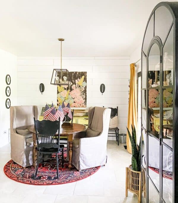 27 Rugs Under Round Tables to Add a Wow Factor in your Dining Room