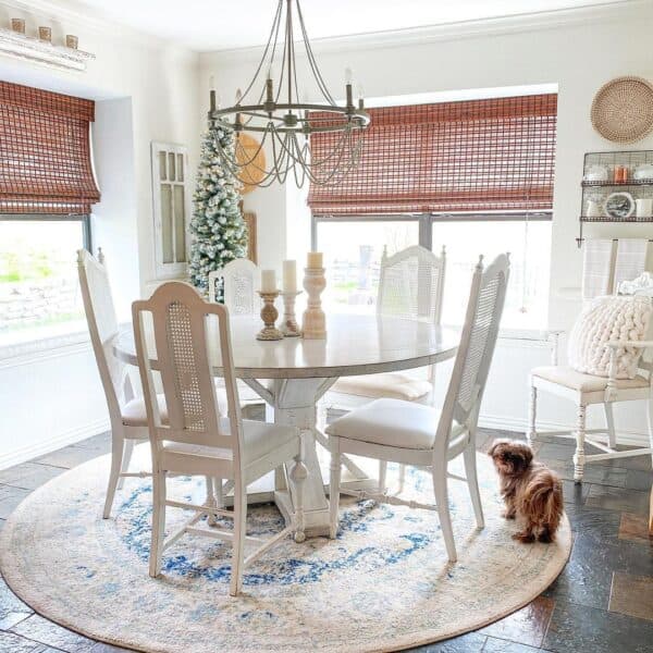 27 Rugs Under Round Tables to Add a Wow Factor in your Dining Room