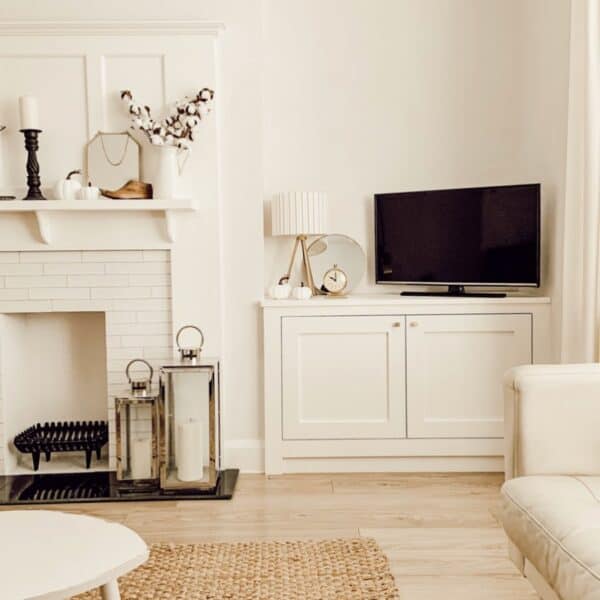 26 White and Gold Lamp Ideas to Illuminate in Style