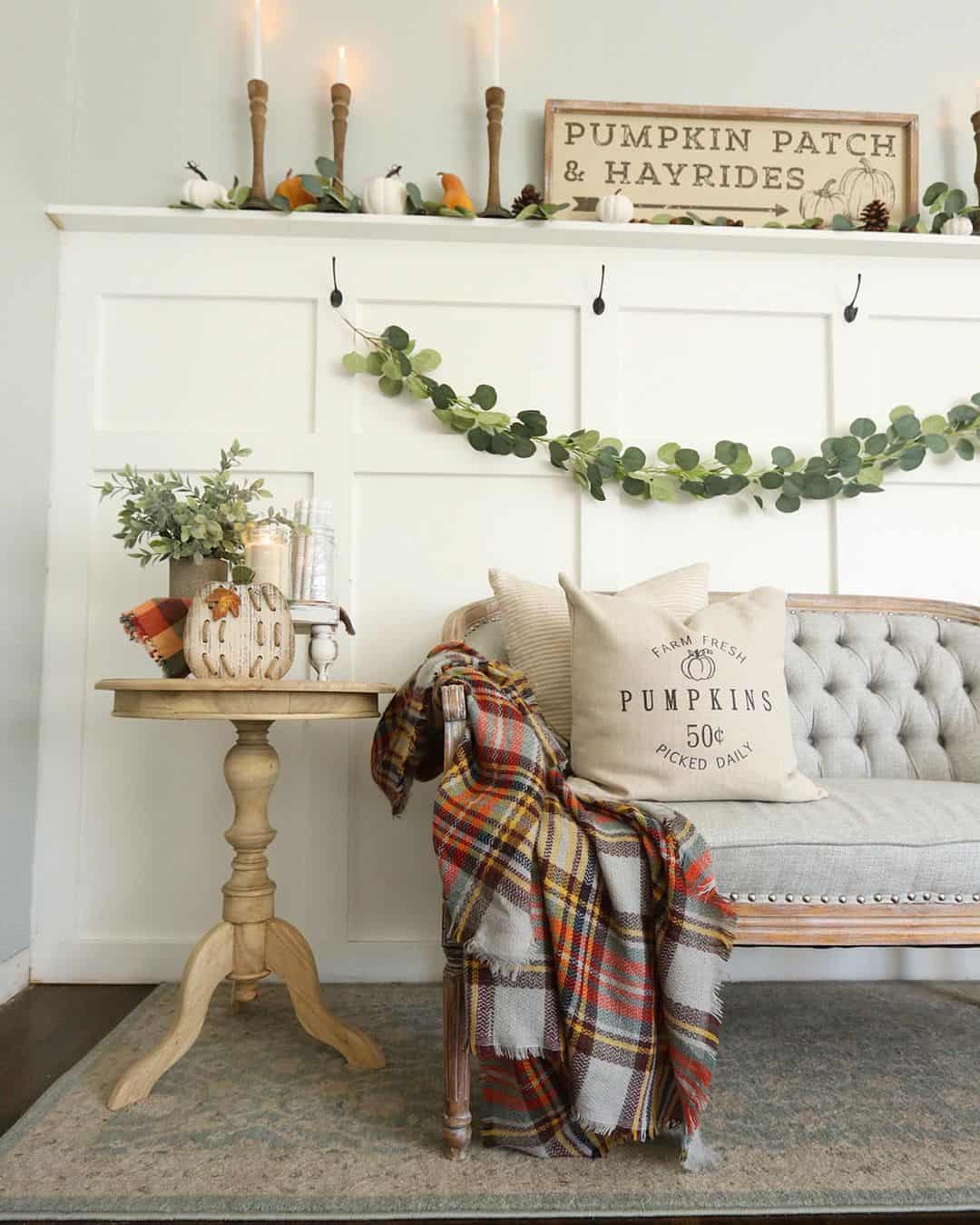 21 Round Entry Table Ideas For That Perfect First Impression