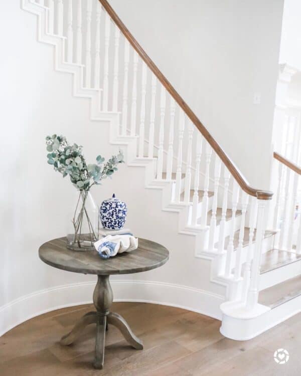 21 Round Entry Table Ideas For That Perfect First Impression