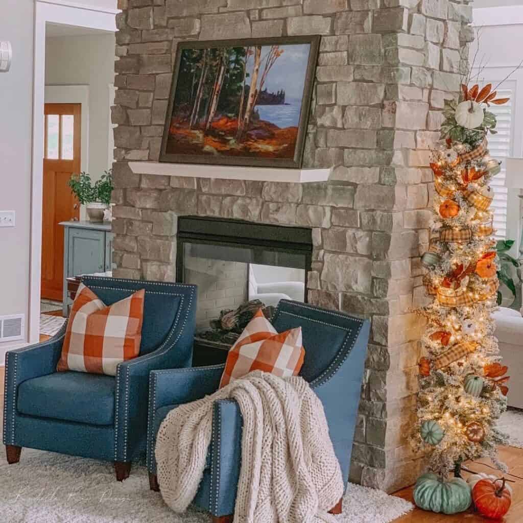21 Blue Living Room Chairs to Instantly Jazz Up Your Home