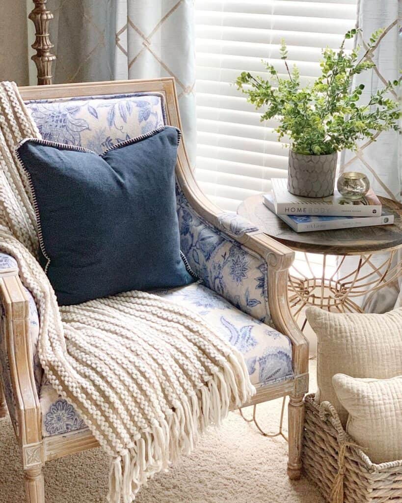 21 Blue Living Room Chairs to Instantly Jazz Up Your Home