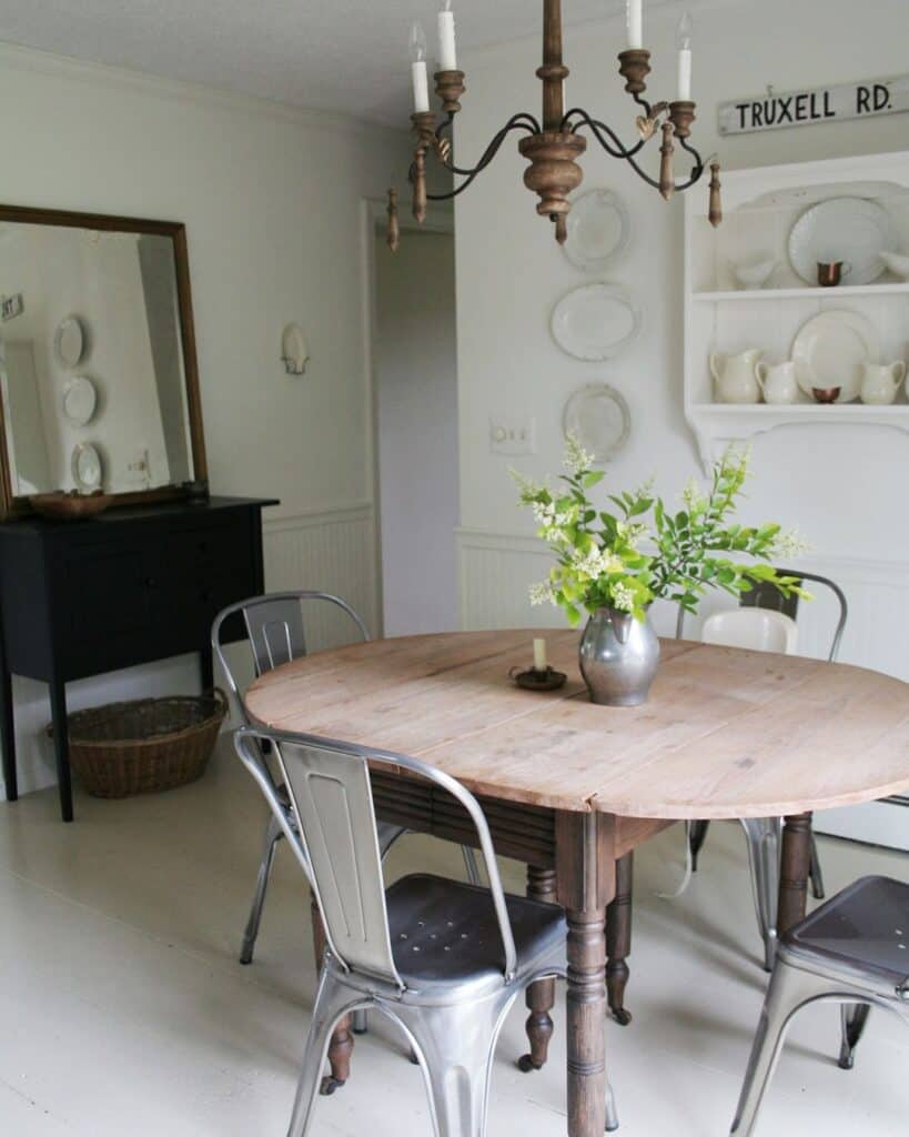 22 Oval Extendable Dining Tables That Work for Smaller Spaces