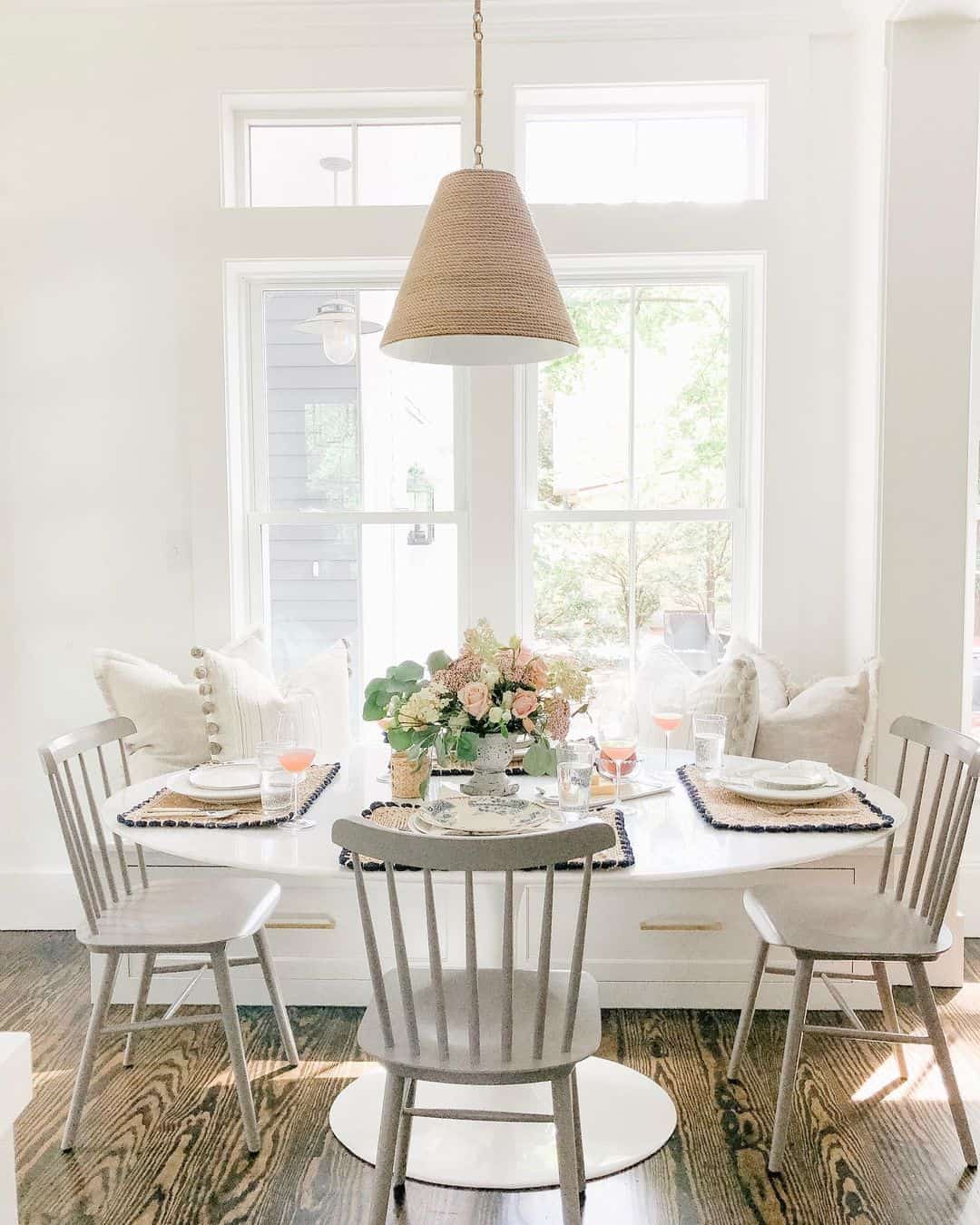 22 Oval Extendable Dining Tables That Work for Smaller Spaces