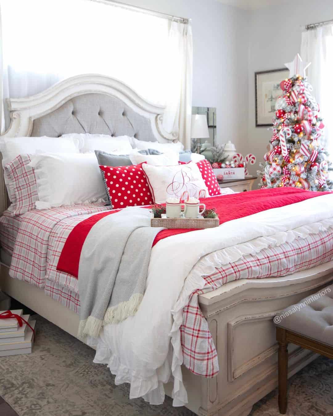 23 Christmas Bedding Ideas to Usher in the Holiday Cheer