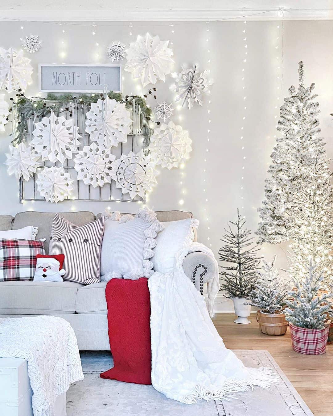 34 Christmas Throw Blankets for Snuggly Winter Evenings