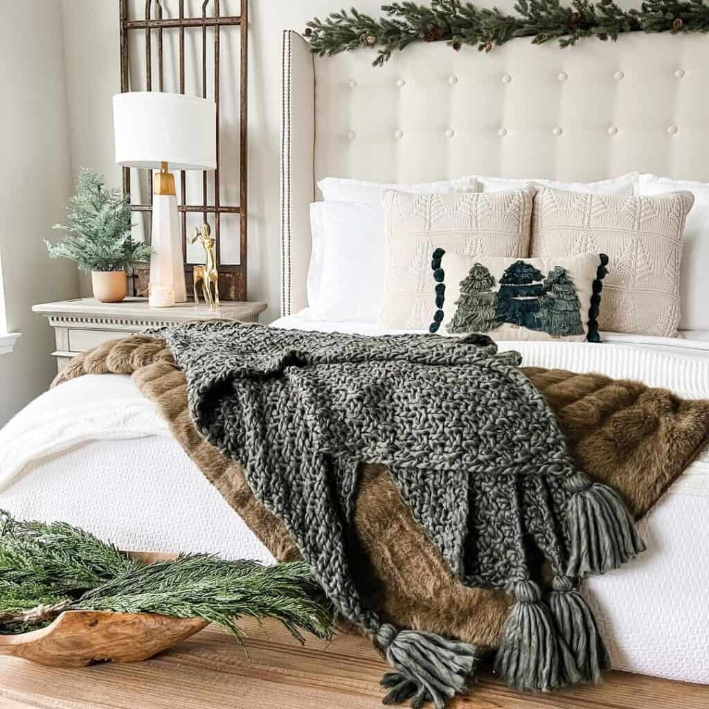 34 Christmas Throw Blankets for Snuggly Winter Evenings
