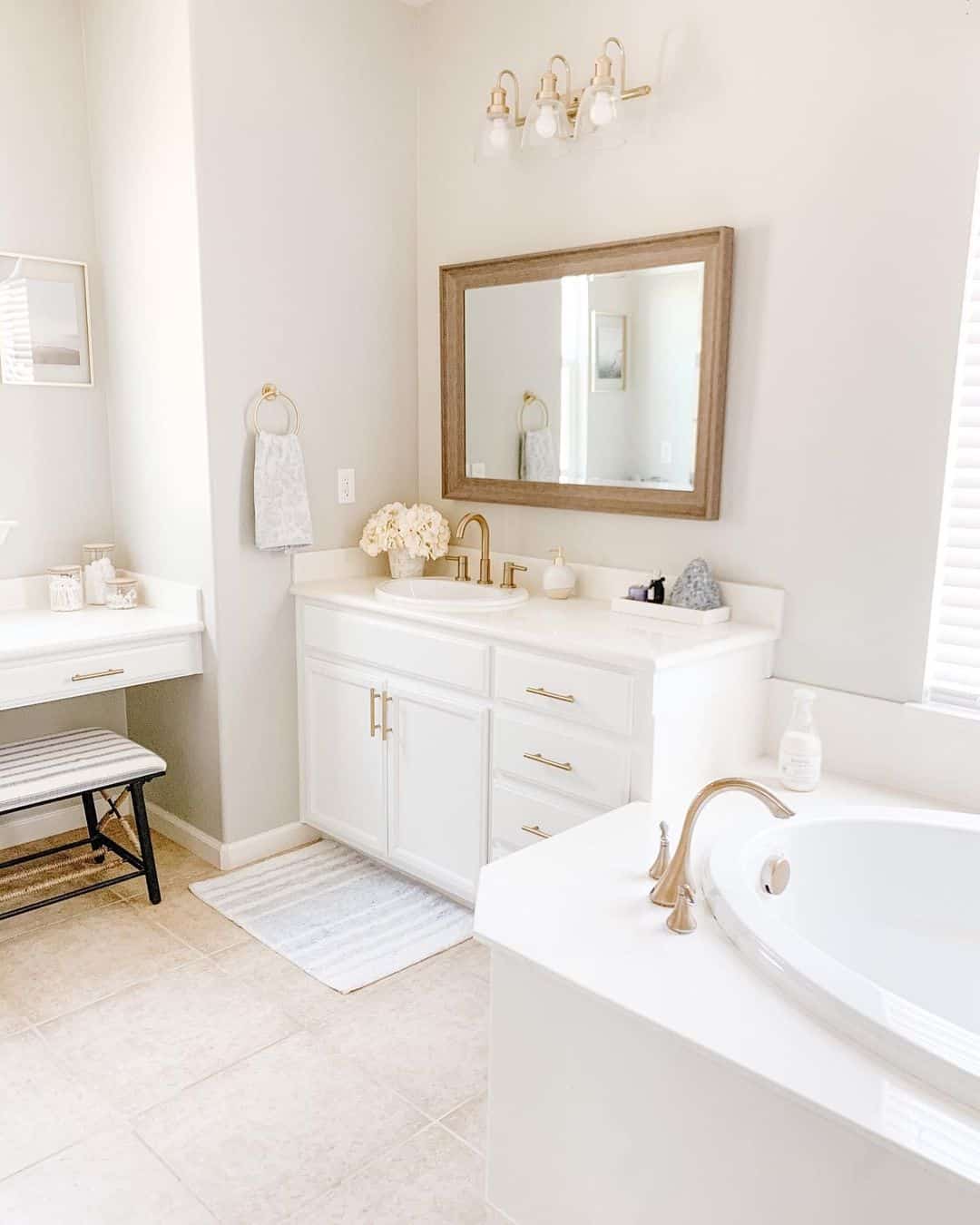 22 White Bathroom Countertops That are Far From Bland