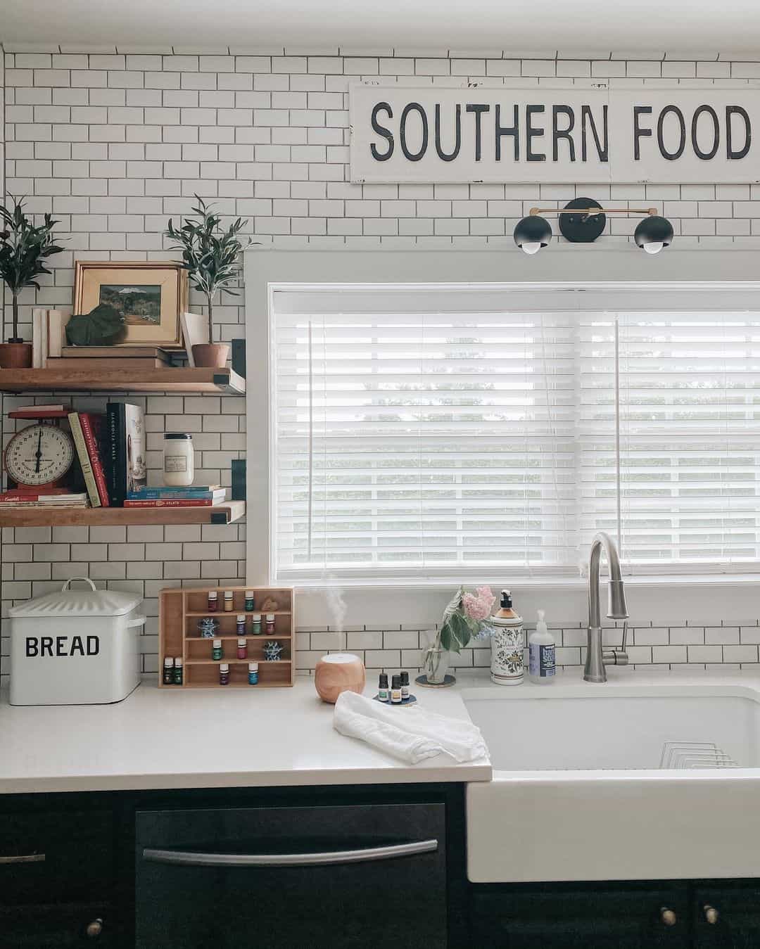 23 Sensational Ideas for Backsplash Around Window