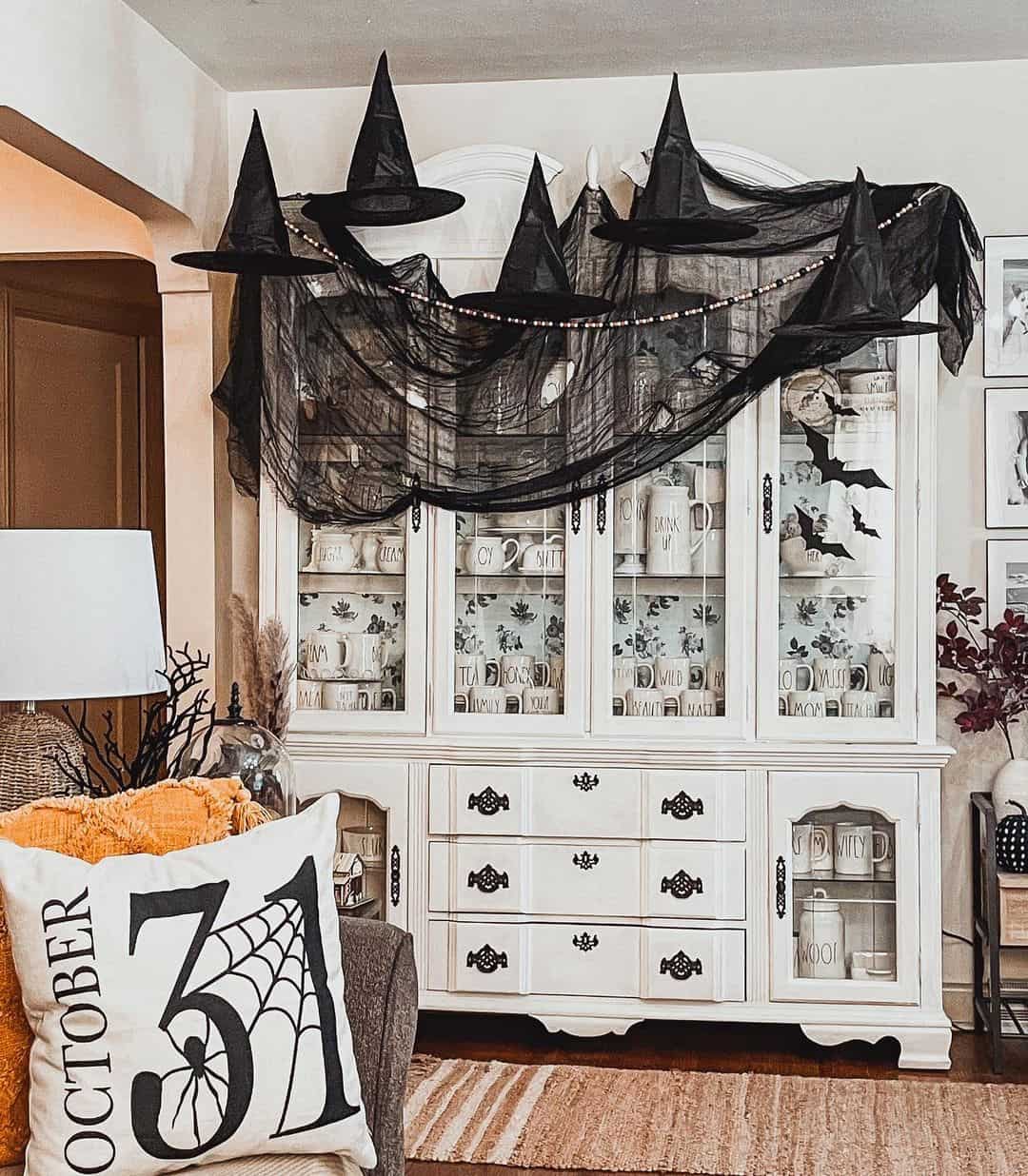 36 Fun Halloween Witch Decor Ideas to Dress Up Your Home