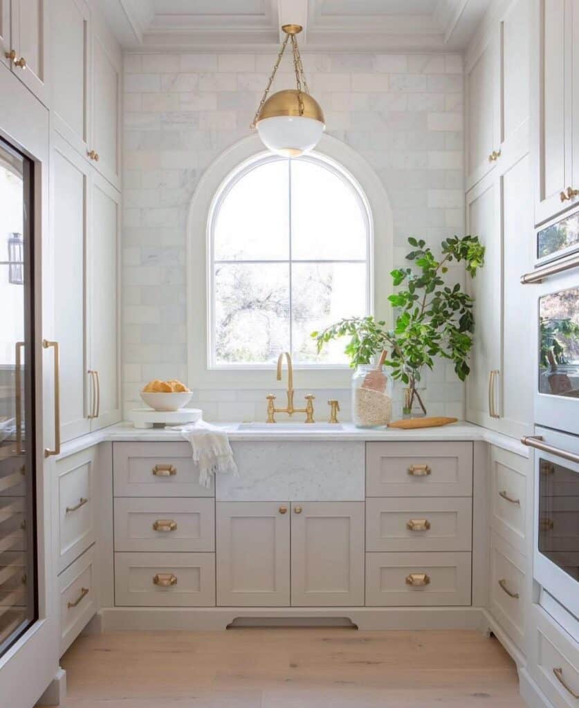 23 Sensational Ideas for Backsplash Around Window