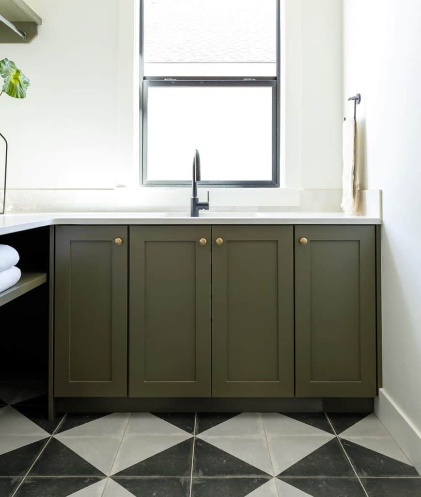 19 Checkerboard Floor Patterns Worth Obsessing Over